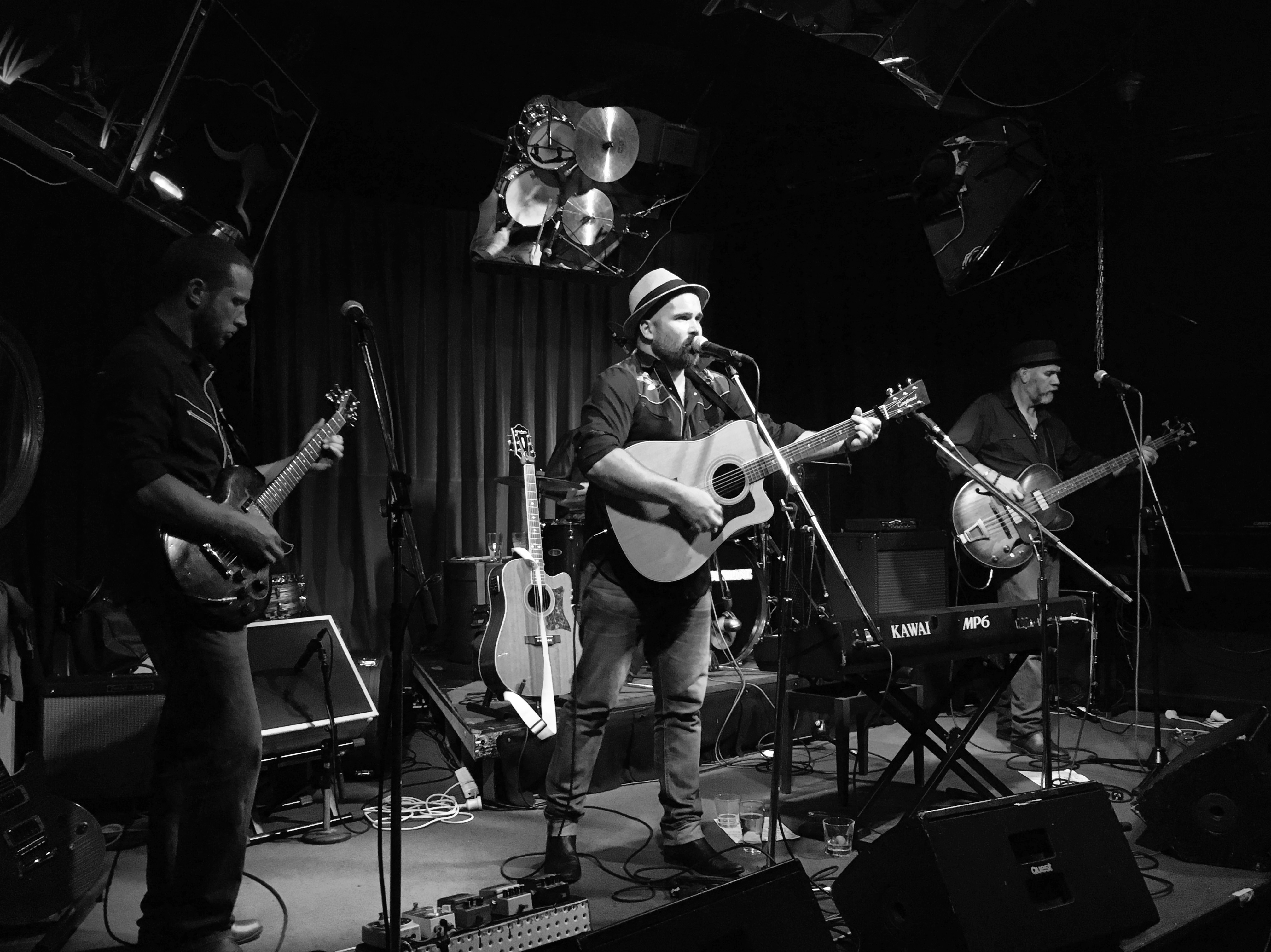 SIX STRINGS: Copperline | POST TO WIRE